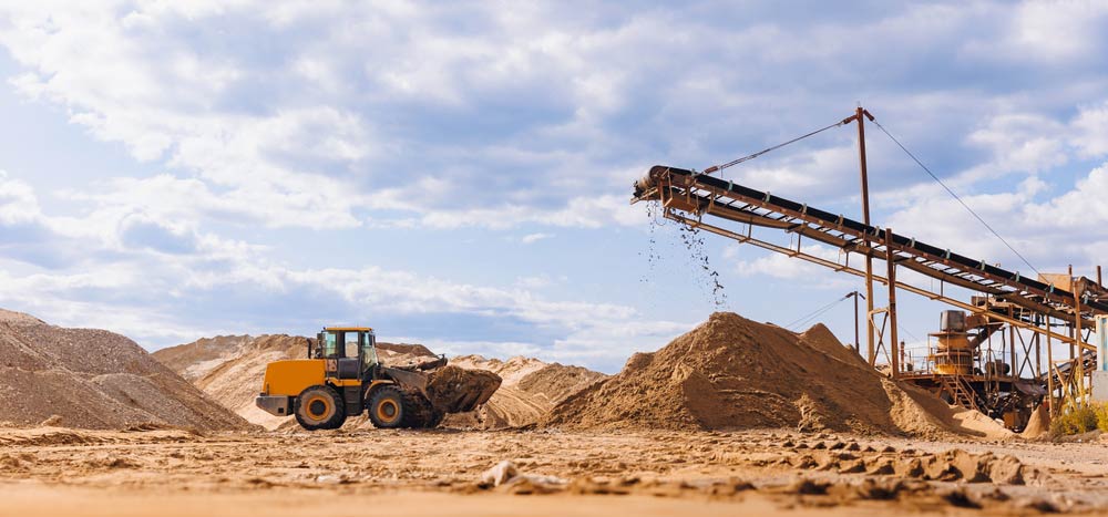 Mining and extraction zone vegetation control with heavy duty mulchers ...